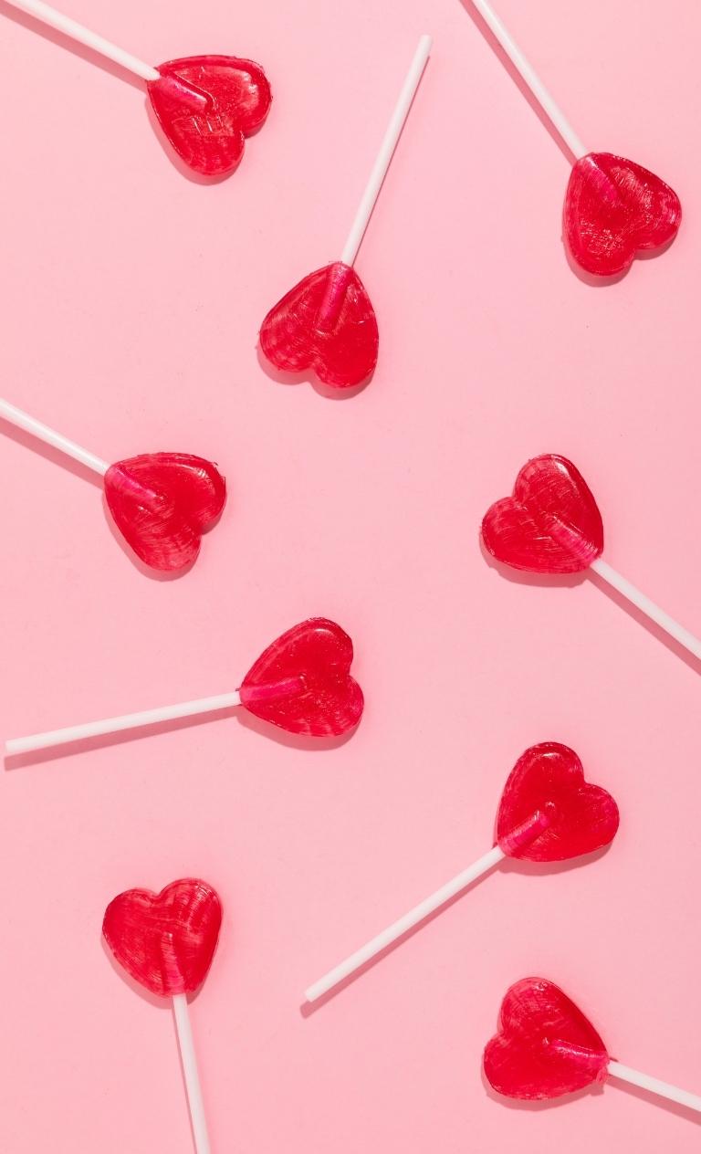 Fall In Love with +30 Free Valentine's Wallpapers for iPhone & Android